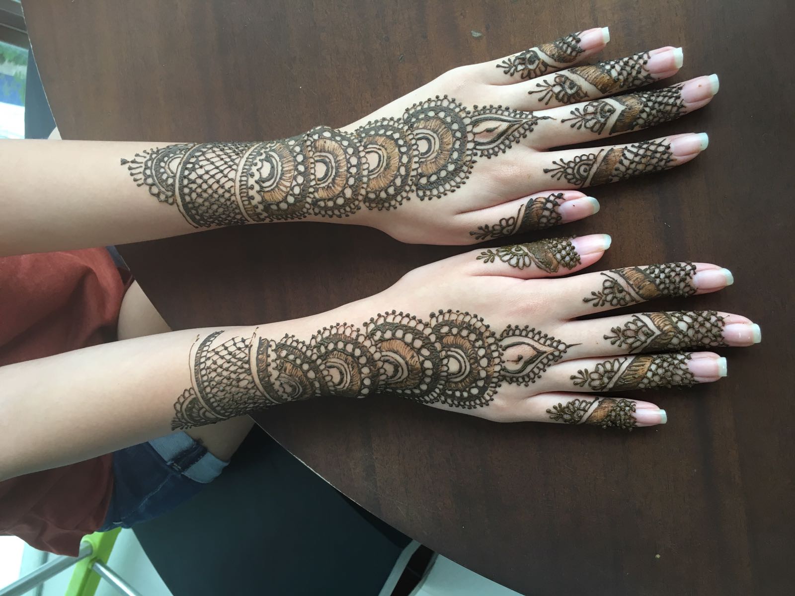 Professional Henna Artist Hire In Singapore | Big Top Events